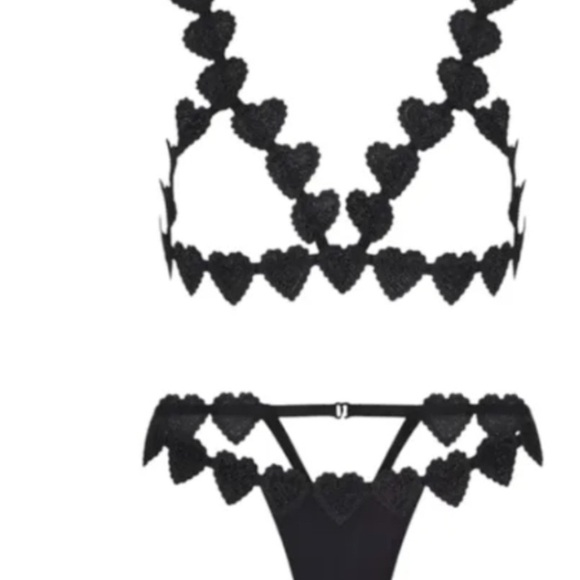 SKIMS | Intimates & Sleepwear | Skims Rhinestone Heart Set | Poshmark